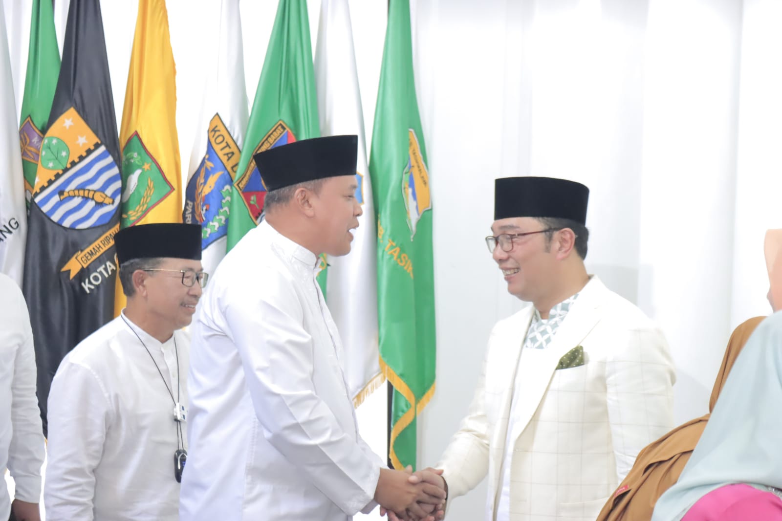 Pemerintah Kota Bekasi - plt wali kota bekasi hadiri halal bihalal bersama gubernur dan kepala ...